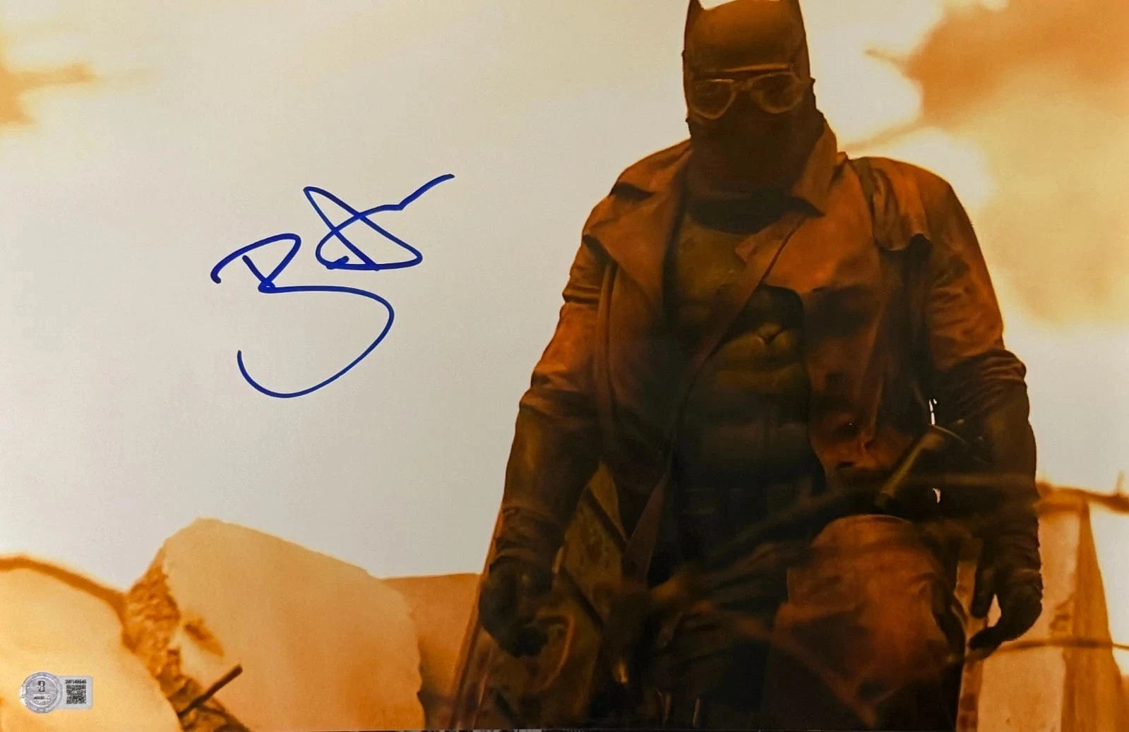 Ben Affleck Signed Photo - Beckett COA | Batman