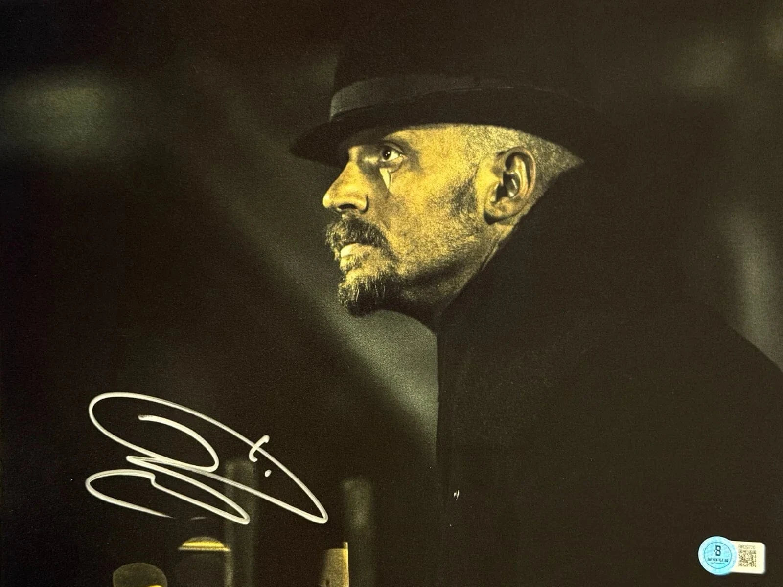 Tom Hardy Autographed 11x14 Photo - Exclusive COA #1