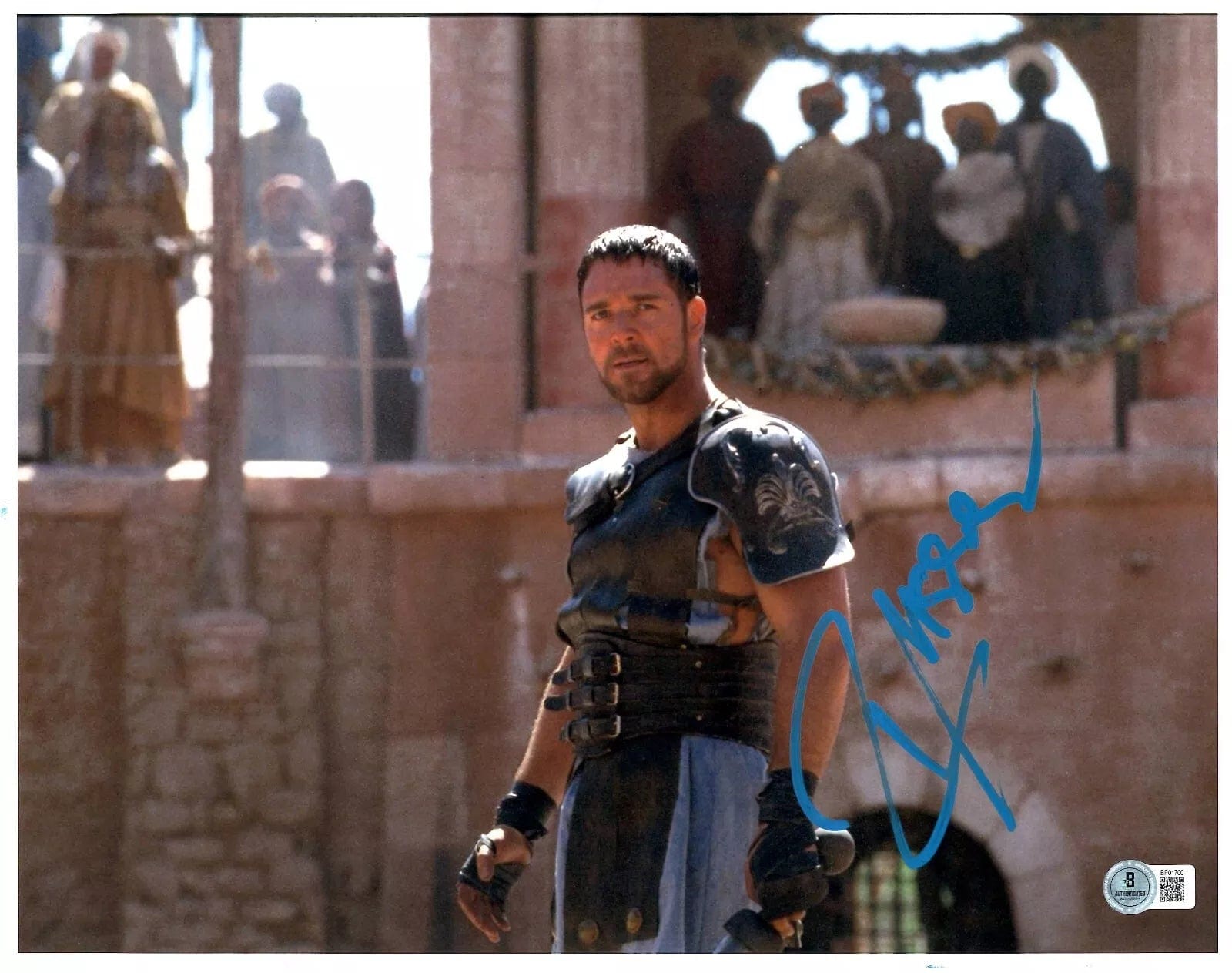 Russell Crowe Autographed 11x14 Photo - PTS #3