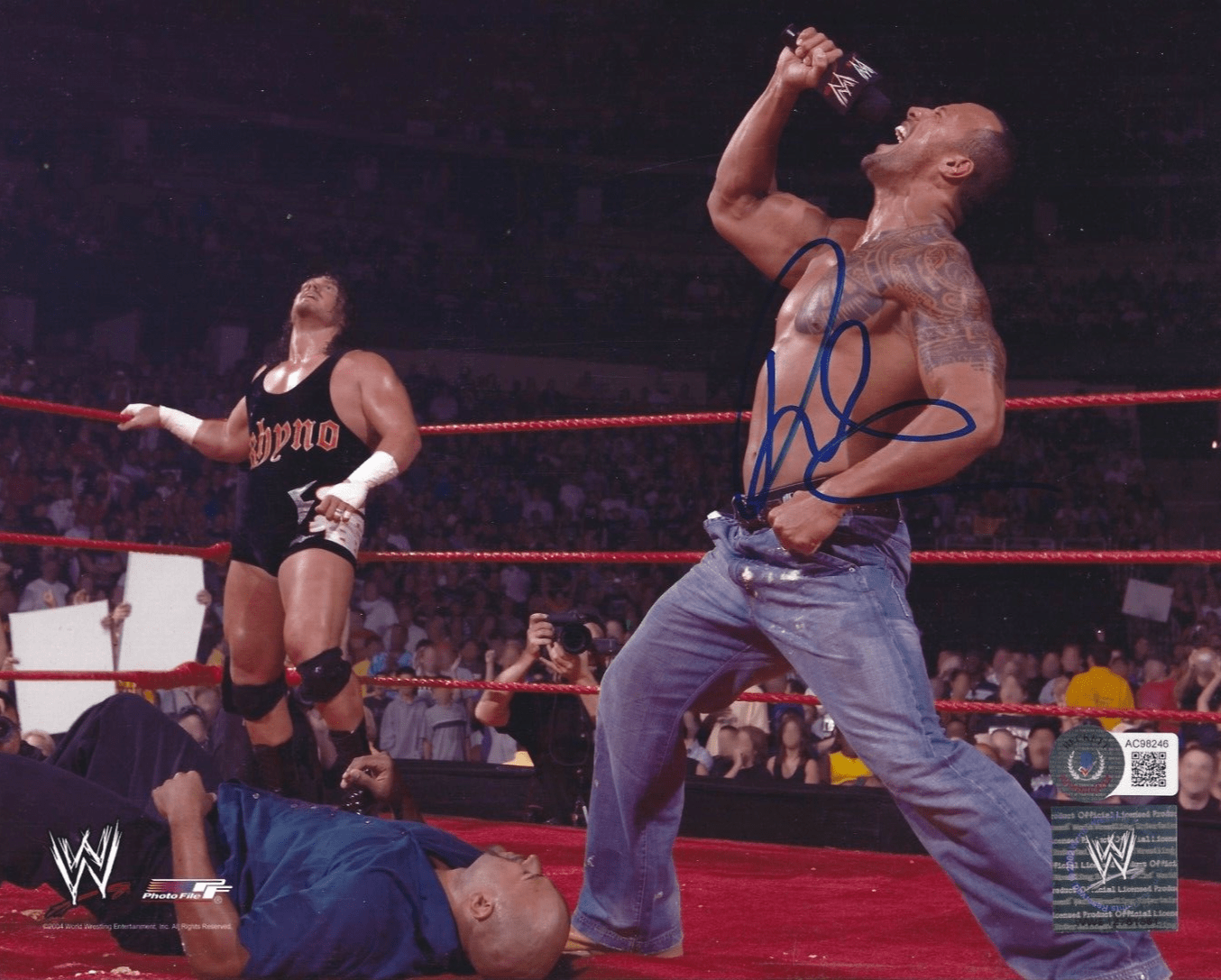 Dwayne Johnson Signed 8x10 Photo - Beckett