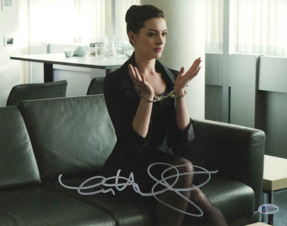 Anne Hathaway Authentic Autographed 11x14 Photo