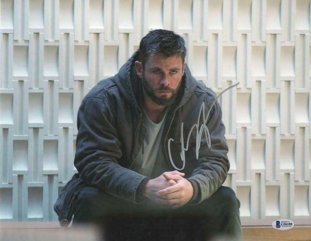 Chris Hemsworth Authentic Autographed 11x14 Photo
