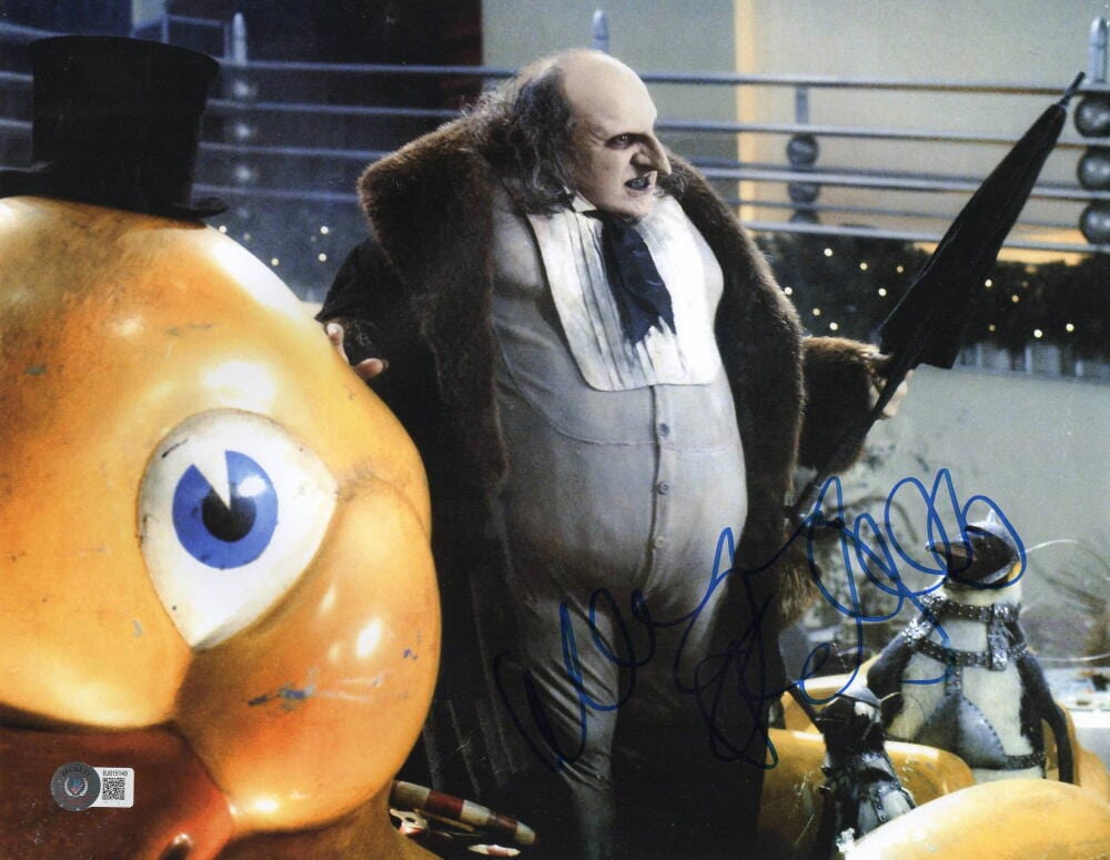 Danny DeVito Signed 11x14 Photo - DC - Batman Returns