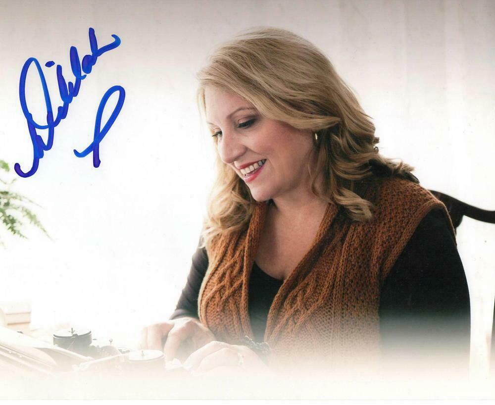 Delilah Authentic Autographed 8x10 Photo