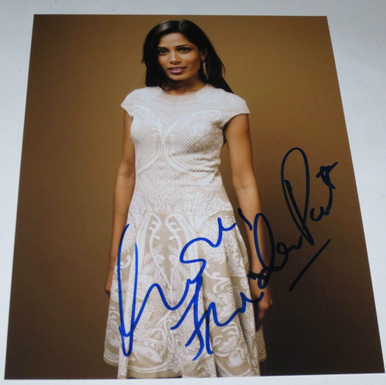 Freida Pinto Signed 8x10 Photo | PTS - Slumdog Millionaire