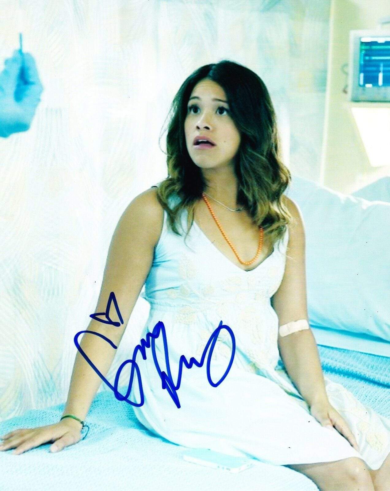 Gina Rodriguez Signed 8x10 Photo - Jane the Virgin