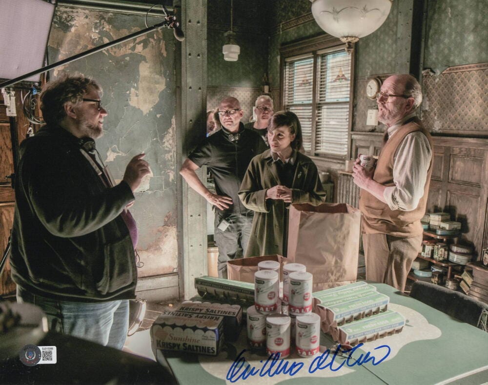 Guillermo Del Toro Signed 11x14 Photo | PTS