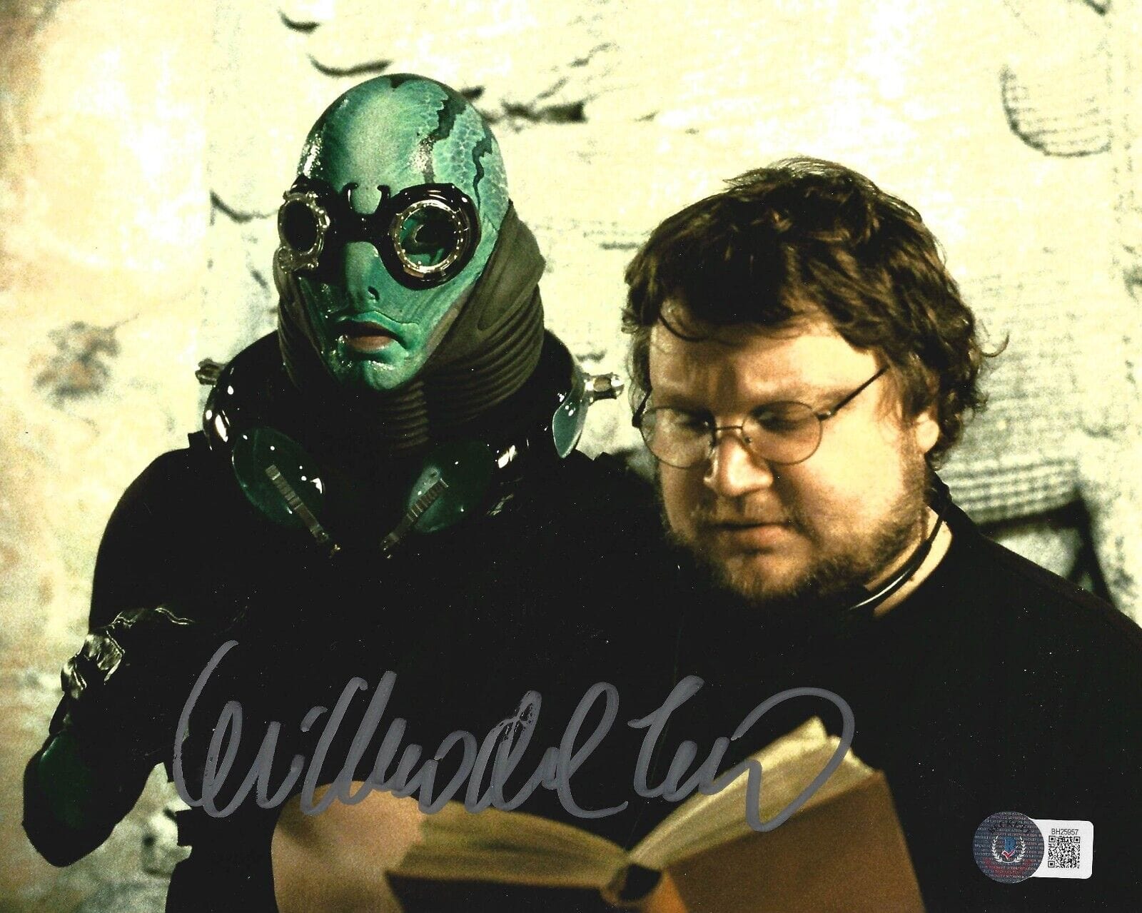 Guillermo Del Toro Signed 8x10 Photo | Beckett COA
