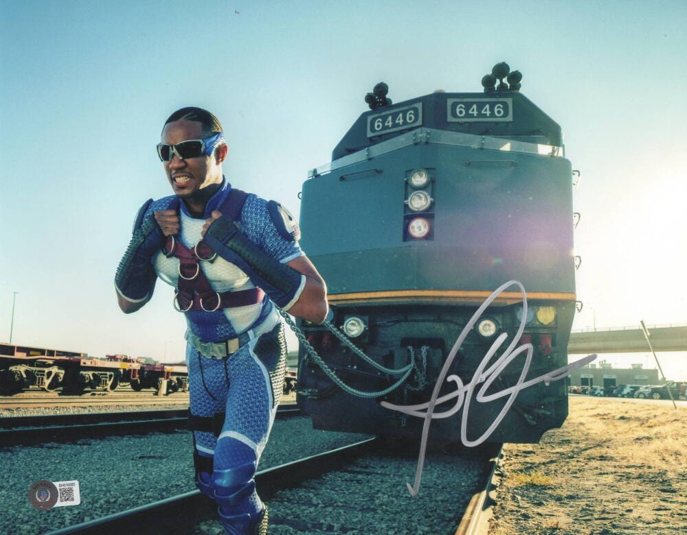 Jessie T Usher Signed 11x14 Photo - Beckett