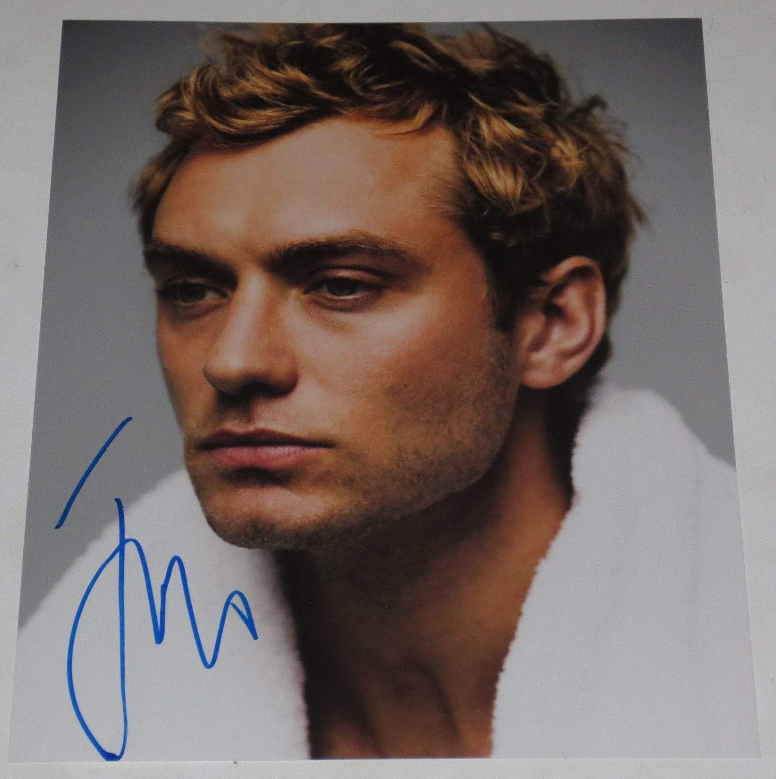 Jude Law Autographed 8x10 Photo - PTS COA