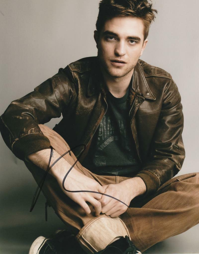 Robert Pattinson Authentic Autographed 8x10 Photo PTS COA