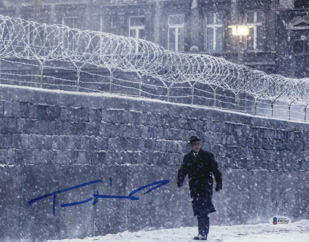 Tom Hanks Autographed 11x14 Photo - Bridge of Spies