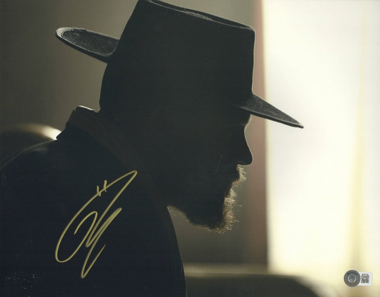 Tom Hardy Autographed 11x14 Photo - PTS Authentic #2